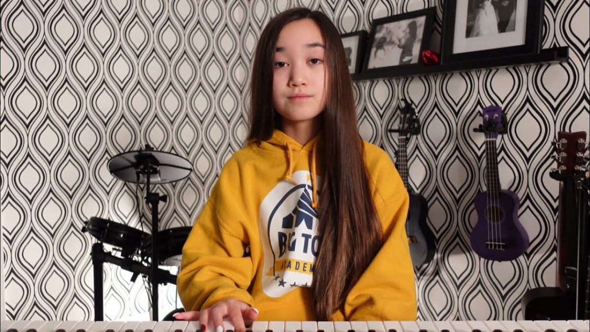 Ava Ro Covers Duncan Laurence’s “Arcade” | Trevor Decker News