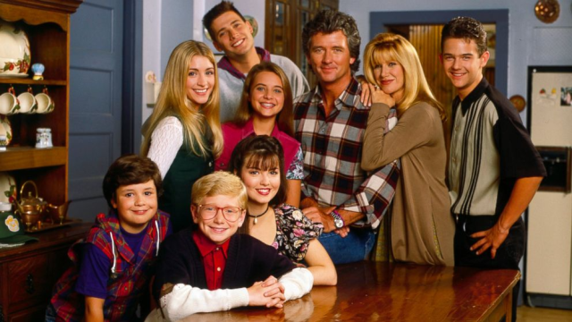 ‘Step by Step’ Cast Honors Suzanne Somers’ Legacy at 90s Con Reunion ...